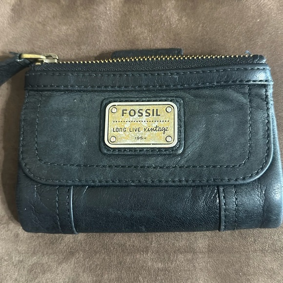 Fossil | Bags | Fossil Long Live Vintage 954 Trifold Wallet | Poshmark